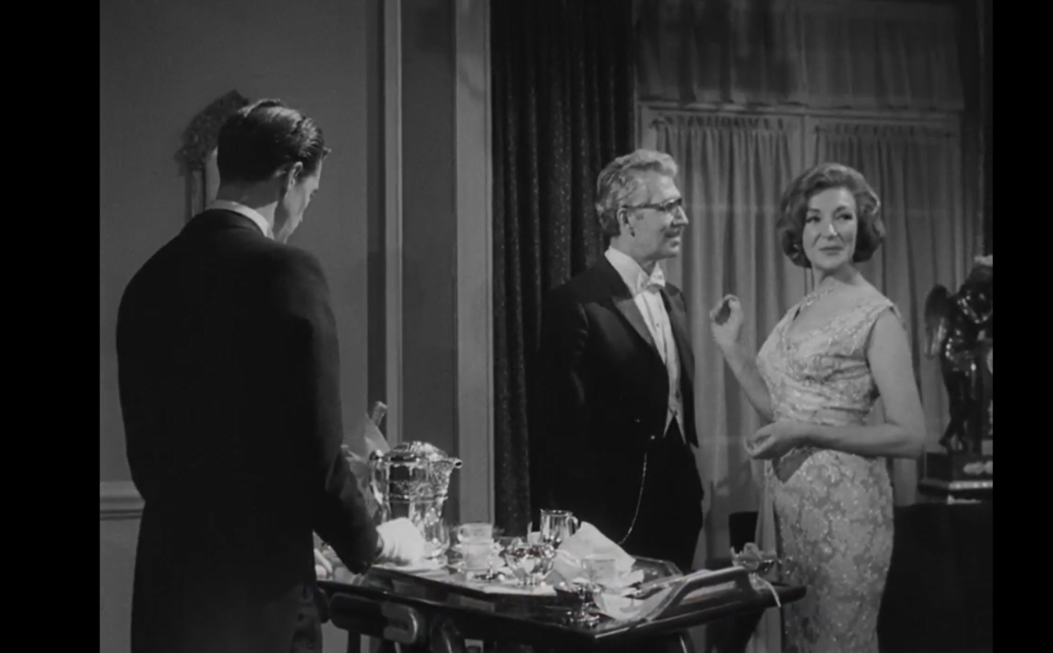 Exterminating Angel, The (1962) - FilmFanatic.org