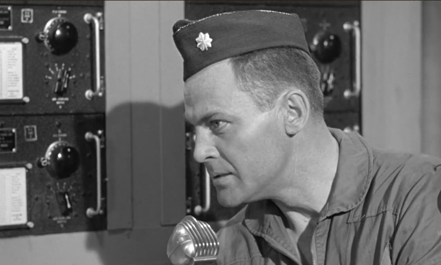 Invisible Invaders (1959) - FilmFanatic.org